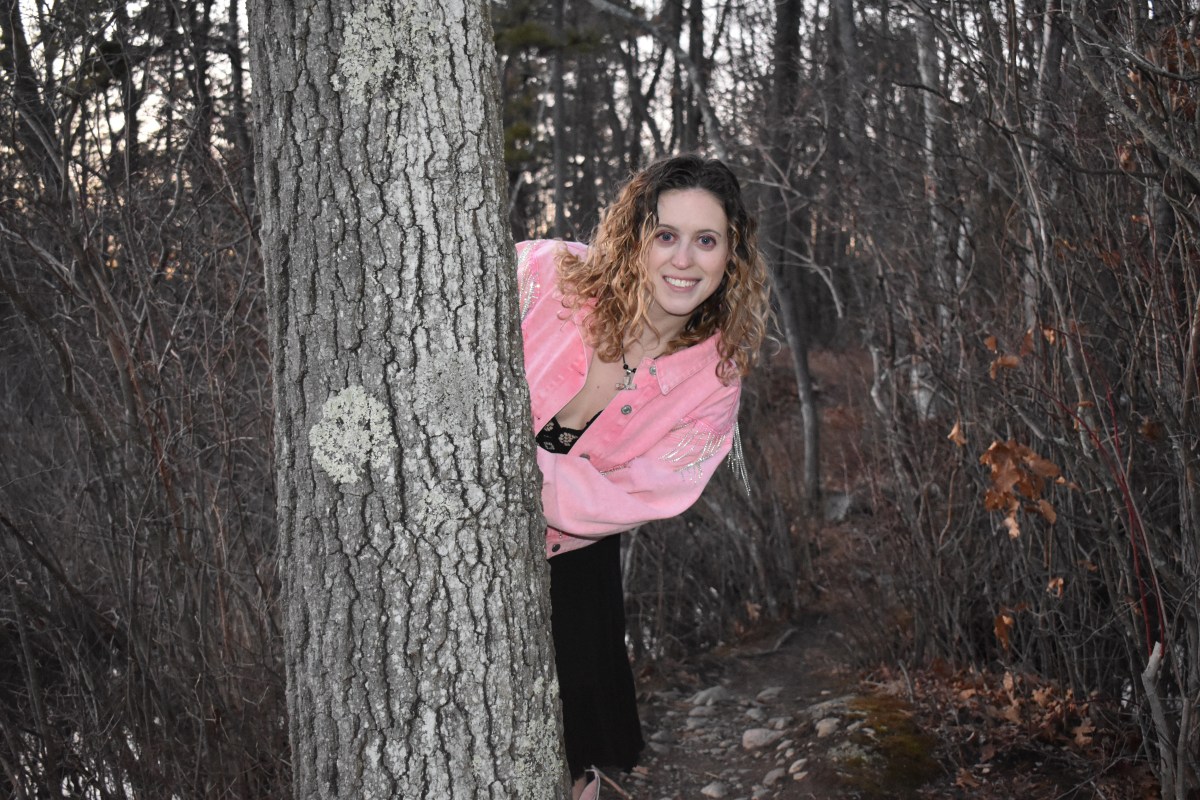 Renee Danielle Leavitt – A look into Renee Leavitt and her music career.